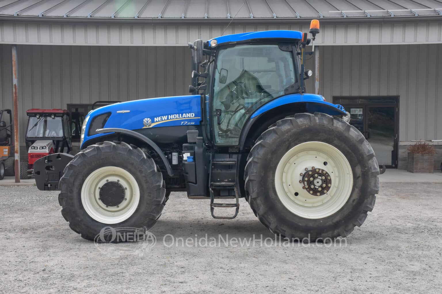 2014 New Holland T7.235 Autocommand Tractor - Oneida New Holland